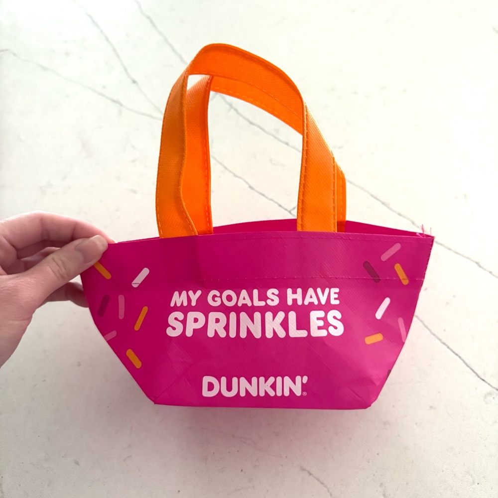 Dunkin Donuts | Bags | Limited Edition 226 Dunkin Pink Reusable Donut ...